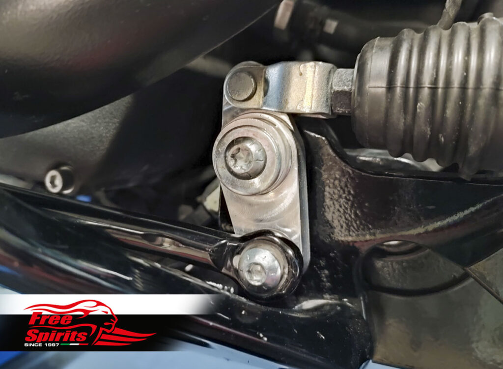 HD Softail 2018 up brake pedal link up-gradeCode 205804Brakes Footrest ...